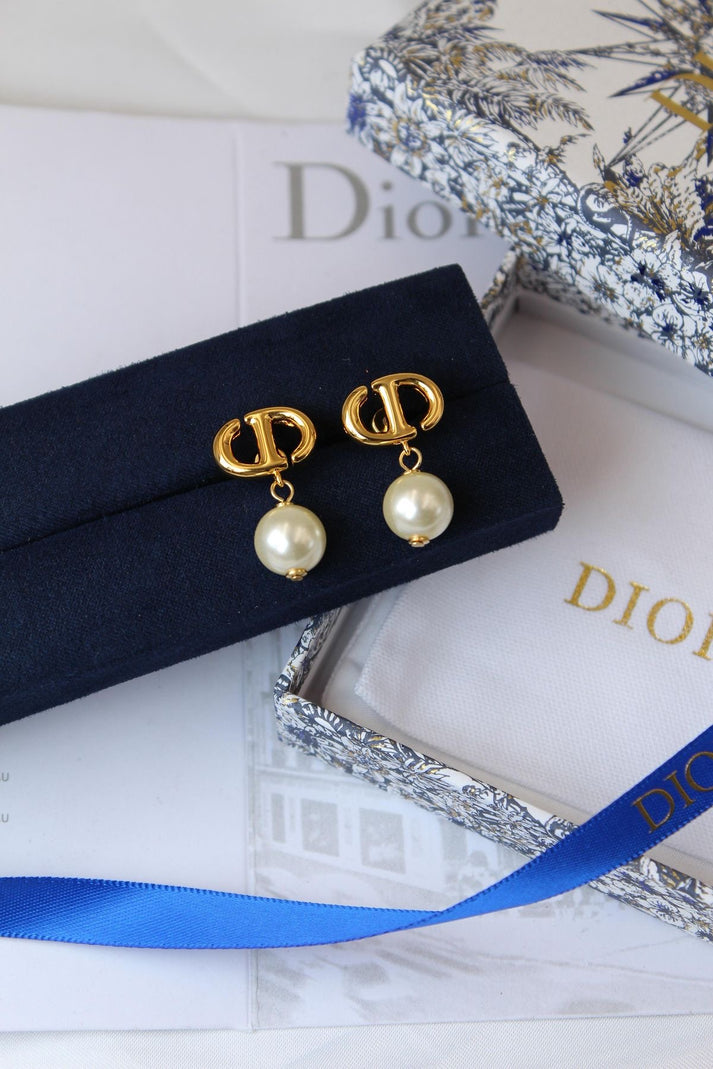 CD Dangly Peals – Ellah Jewelry & Accessories